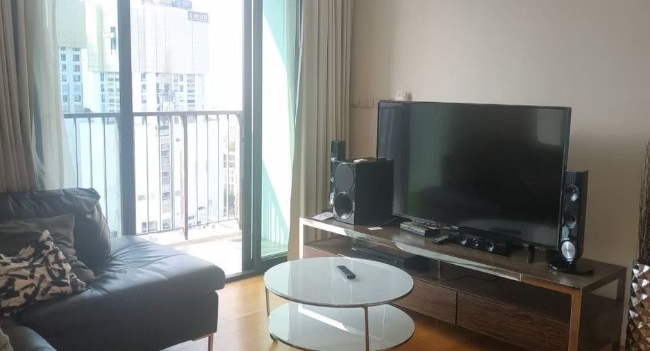 For rent 3 bed condo in Watthana, Bangkok | Hipflat