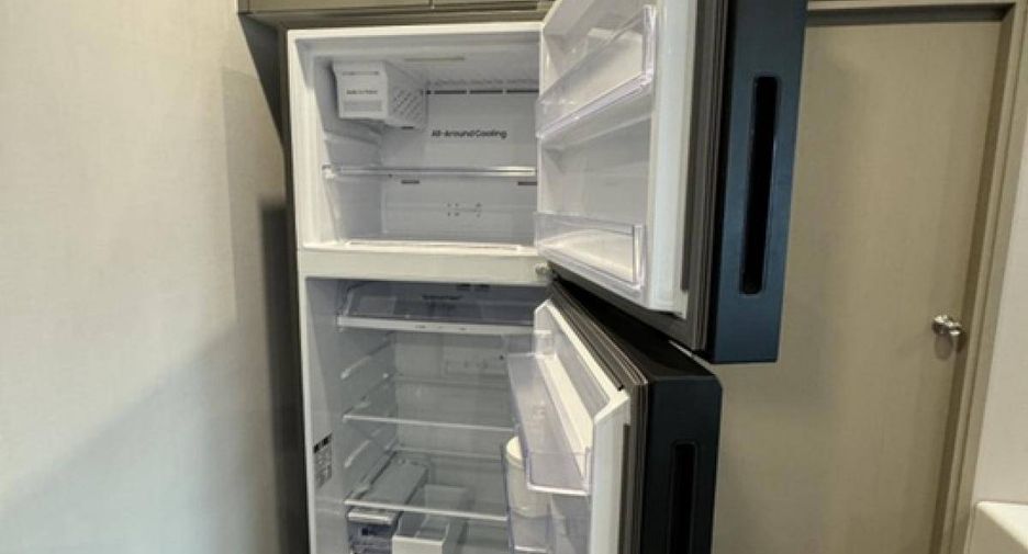 For rent 2 bedrooms condo in Huai Khwang, Bangkok | Hipflat