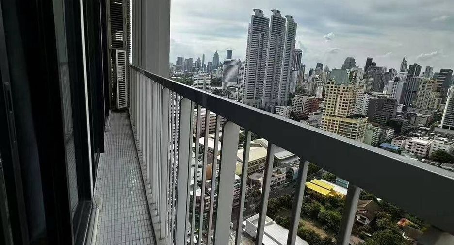 For sale 2 bedrooms condo in Khlong Toei, Bangkok | Hipflat