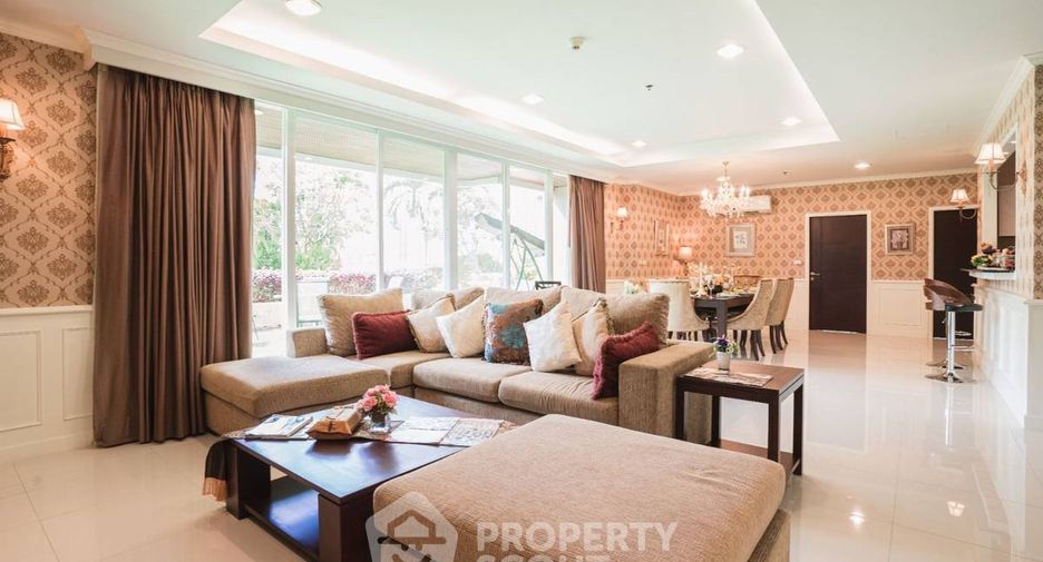 For rent 4 bedrooms apartment in Watthana, Bangkok | Hipflat