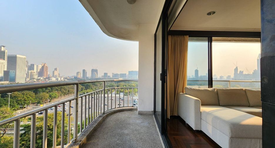 For rent 2 bedrooms condo in Khlong Toei, Bangkok | Hipflat