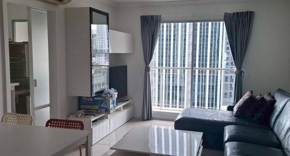 For rent 2 bedrooms condo in Huai Khwang, Bangkok | Hipflat