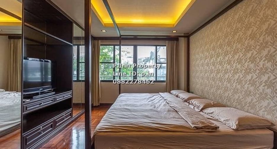 For rent 3 bed condo in Yan Nawa, Bangkok | Hipflat