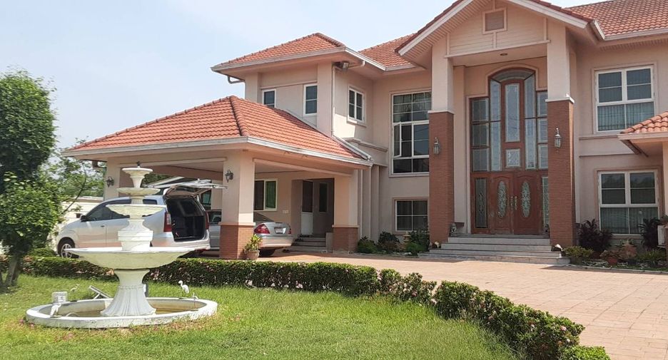 For rent 4 bed house in Khlong Sam Wa, Bangkok | Hipflat