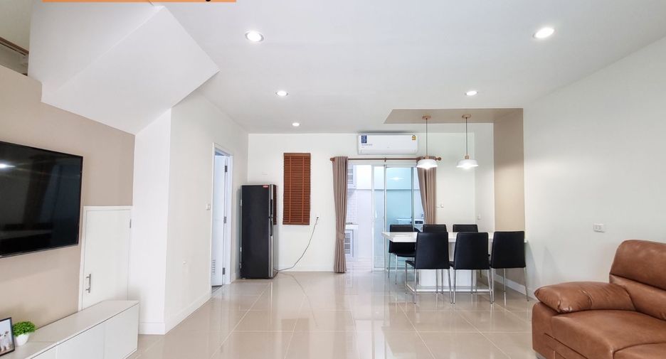 Casa adosada en alquiler de 3 habitaciones en Suan Luang, Bangkok | Hipflat