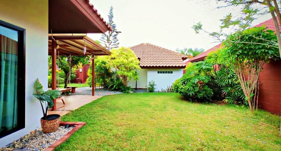 出租 和 出售 2 卧室 独立屋 在 Bang Lamung, Chon Buri | Hipflat