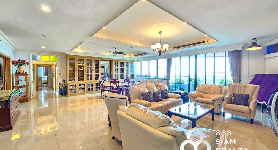 For sale 3 bed condo in Yan Nawa, Bangkok | Hipflat