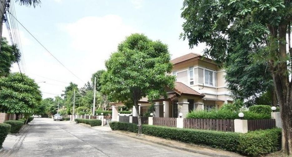 My Place Watcharapol - Condo in Sai Mai | Hipflat