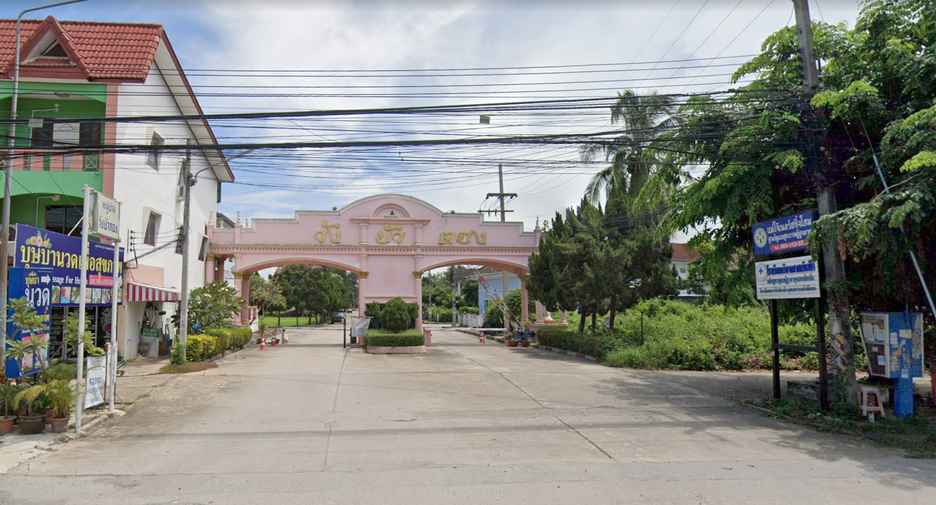 Wang Bua Tong Village - Condo in San Sai | Hipflat