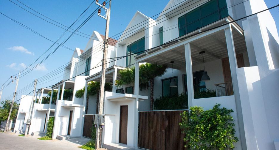 Vertica Pool Villa (เวอร์ติก้า พูล วิลล่า) - คอนโดมิเนียม ใน ถลาง | Hipflat