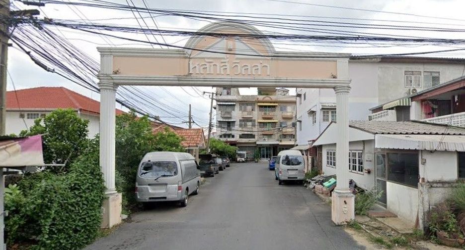 Lak Si Villa - Condo in Lak Si | Hipflat