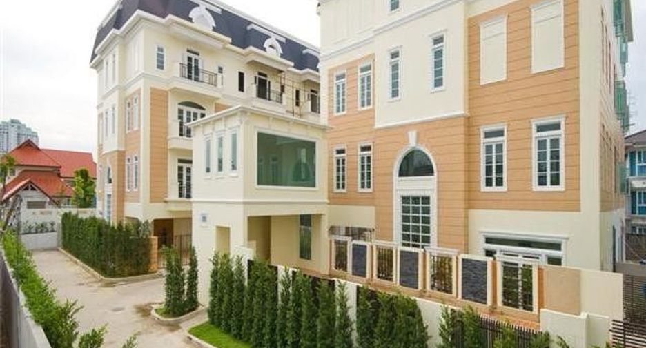 Coolidge Place - Condo in Huai Khwang | Hipflat