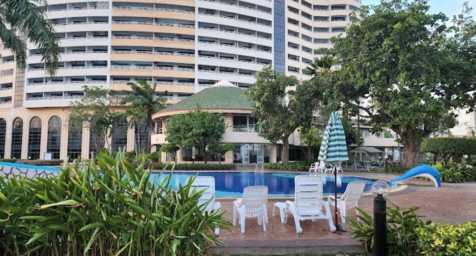 Condotel Cliff & Beach Krissadanakorn - Condo in Cha Am | Hipflat