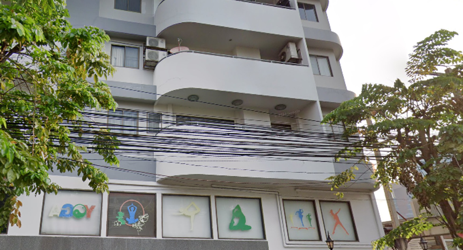Phasuk Tower Condominium - Condo in Phaya Thai | Hipflat