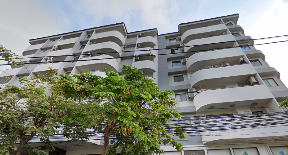 Phasuk Tower Condominium - Condo in Phaya Thai | Hipflat