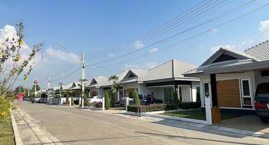 The Grand Panus - Condo in Phanat Nikhom | Hipflat