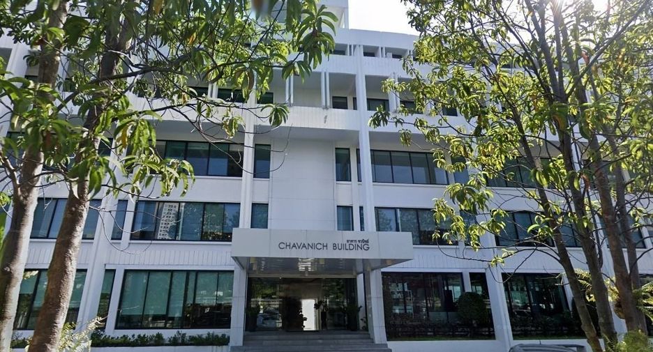 S69 Chavanich Building - Condo in Khlong Toei | Hipflat