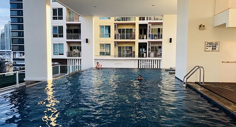 The Complete Ratchaprarop - Condo in Ratchathewi | Hipflat