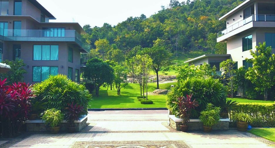 Black Mountain Golf Resort- Condo in Hua Hin | Hipflat