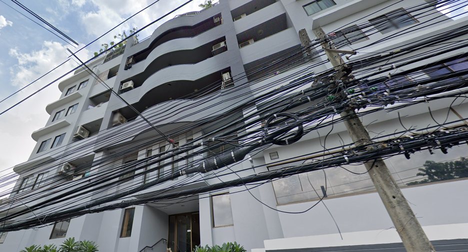 Phasuk Place - Condo in Phaya Thai | Hipflat