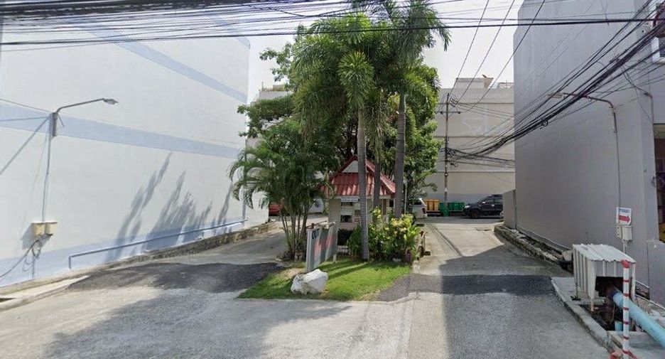 Lasalle Place - Condo in Mueang Samut Prakan | Hipflat