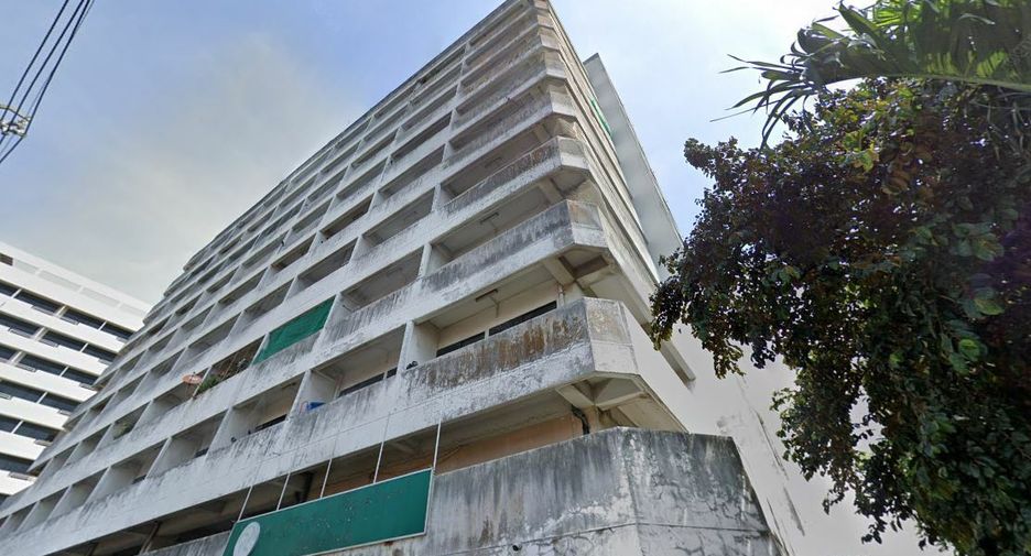 Grand Tower Condominium- Condo in Mueang Chon Buri | Hipflat