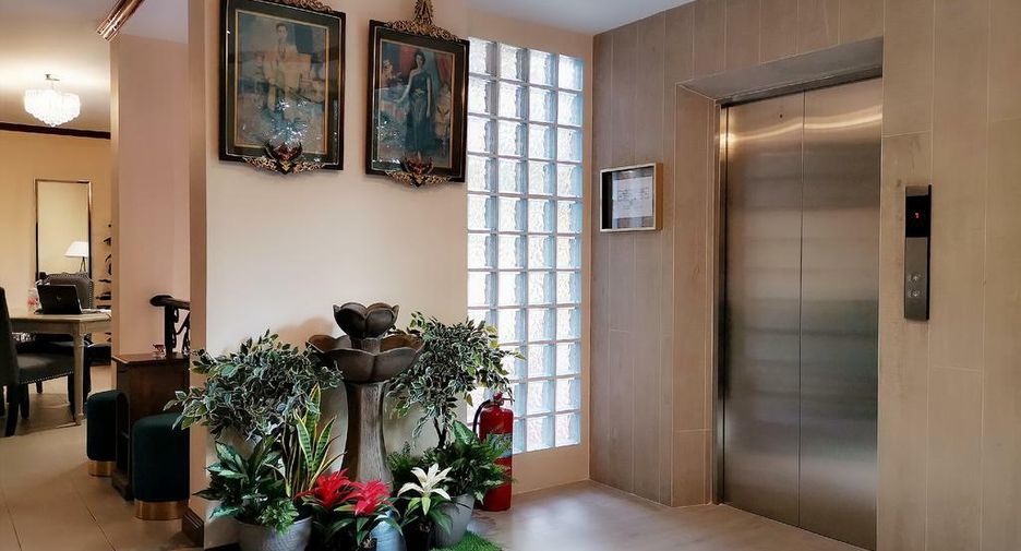 RoomQuest Sukhumvit 36 BTS Thonglor - Condo in Khlong Toei | Hipflat