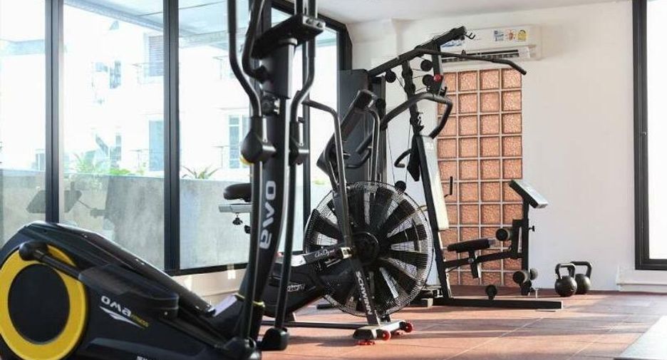 RoomQuest Sukhumvit 36 BTS Thonglor - Condo in Khlong Toei | Hipflat