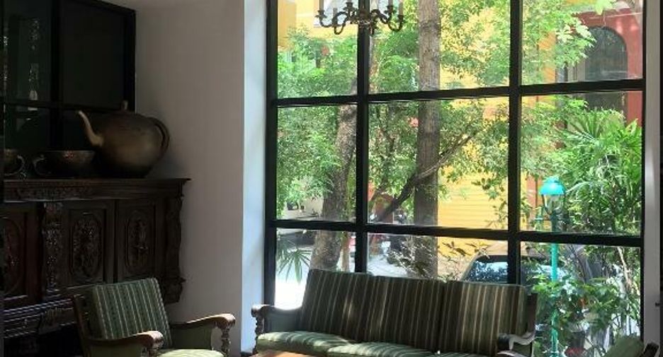 RoomQuest Sukhumvit 36 BTS Thonglor - Condo in Khlong Toei | Hipflat