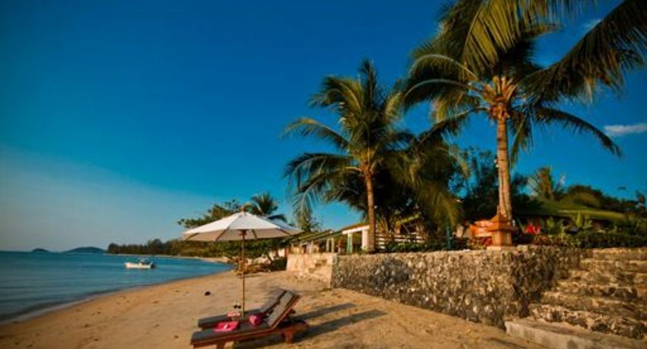 Baan Phulay Luxury Beachfront Villa - Condo in Ko Samui | Hipflat