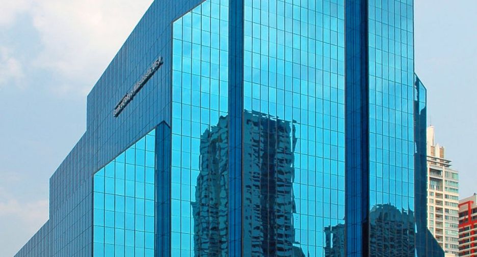 Harindhorn Building - Condo in Sathon | Hipflat