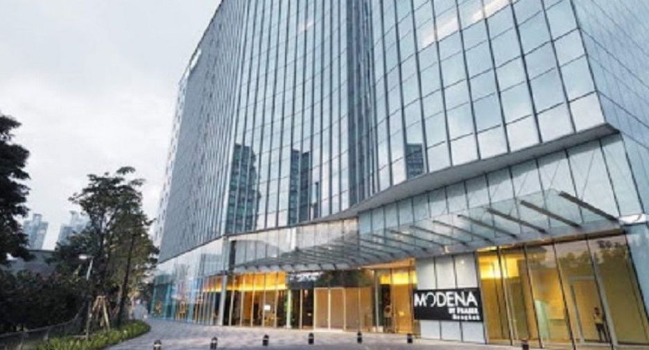 FYI Center - Condo in Khlong Toei | Hipflat