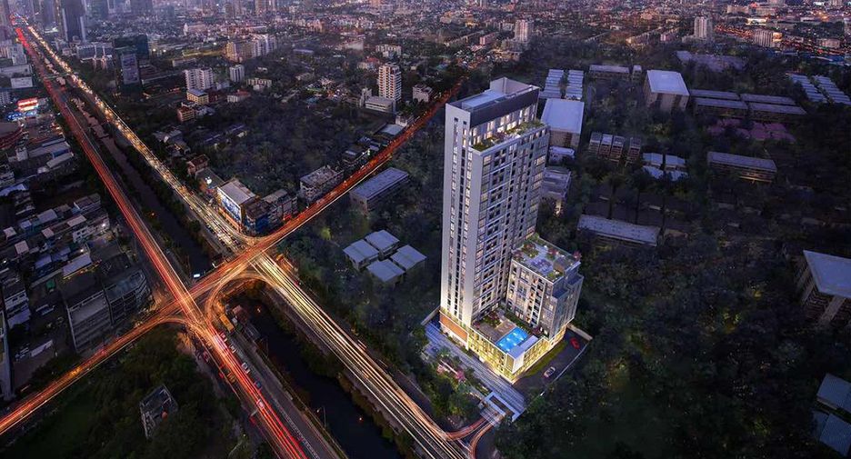 Regal Condo Sathorn - Naradhiwas- Condo in Yan Nawa | Hipflat